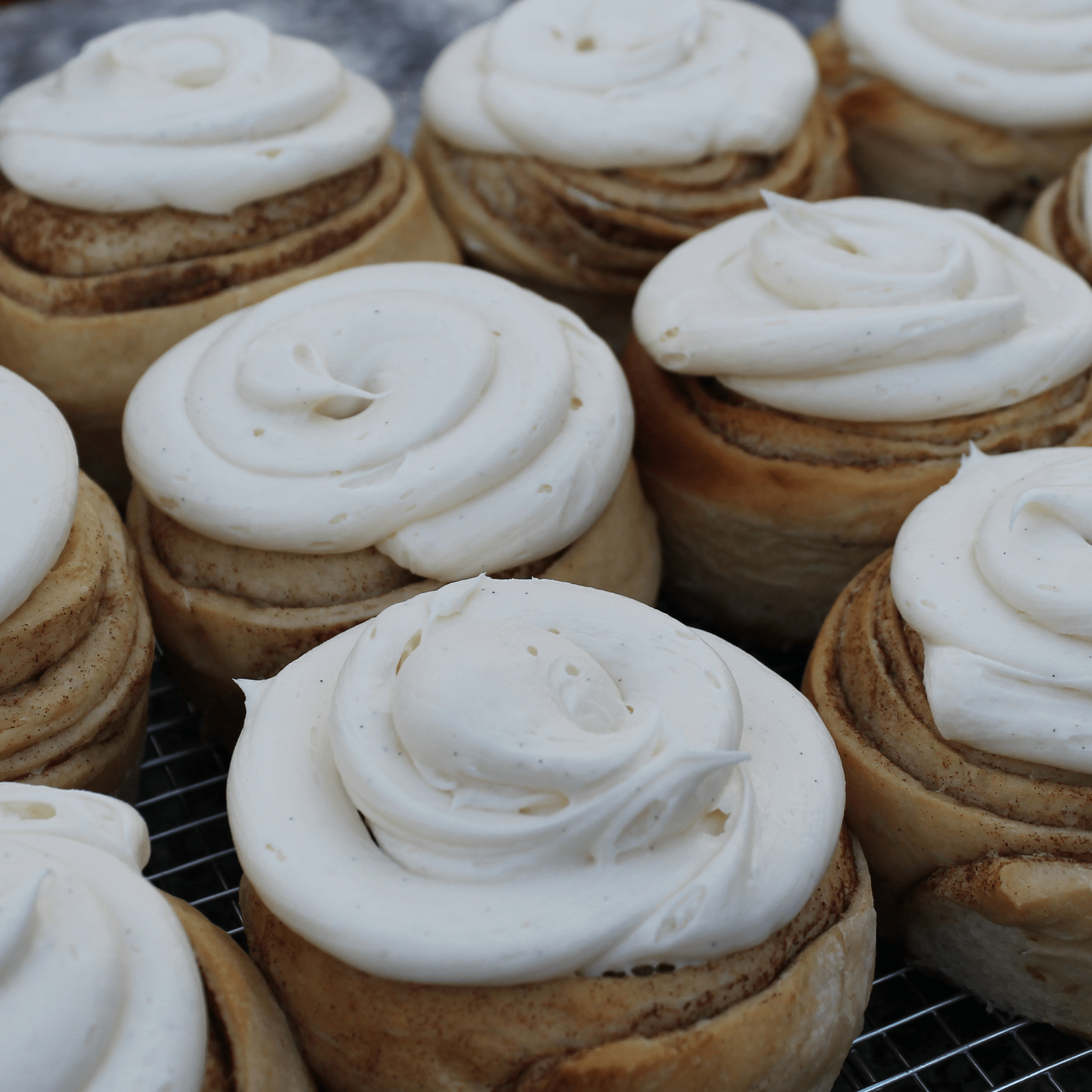 Barry’s Large Cinnamon Roll – Barry's Buns